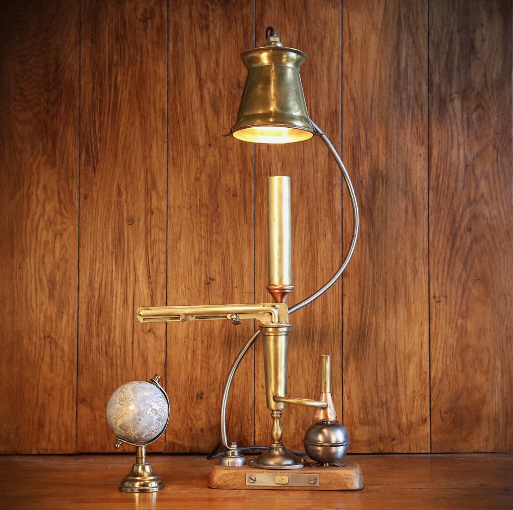 Lampe unique instrument vinicole de collection