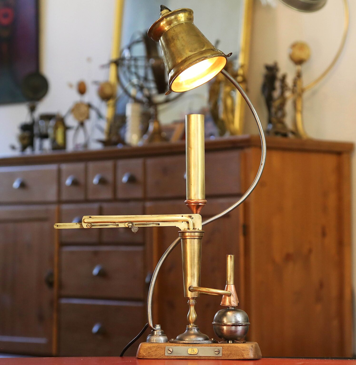 Lampe unique instrument vinicole de collection