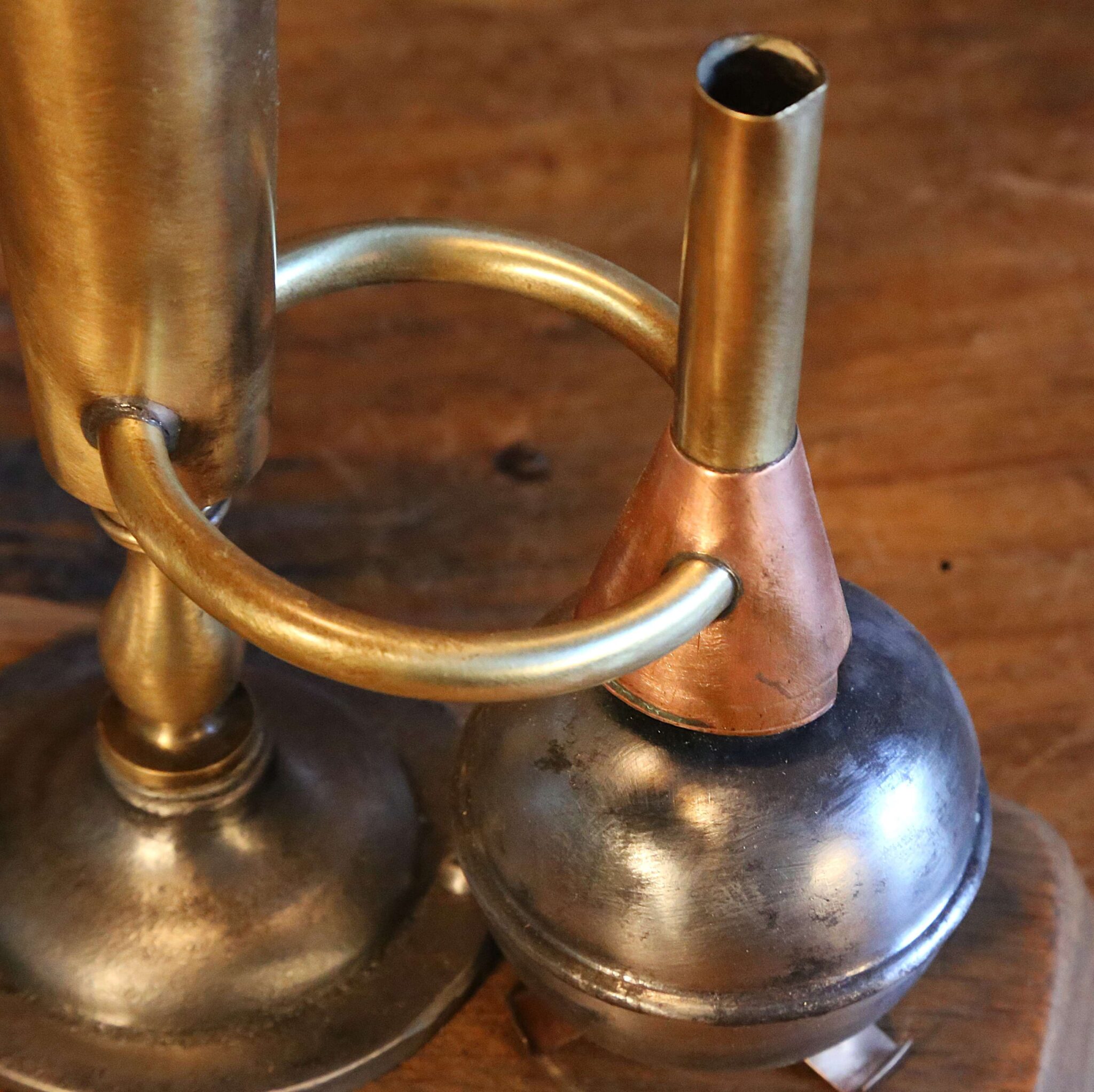 Lampe unique instrument vinicole de collection