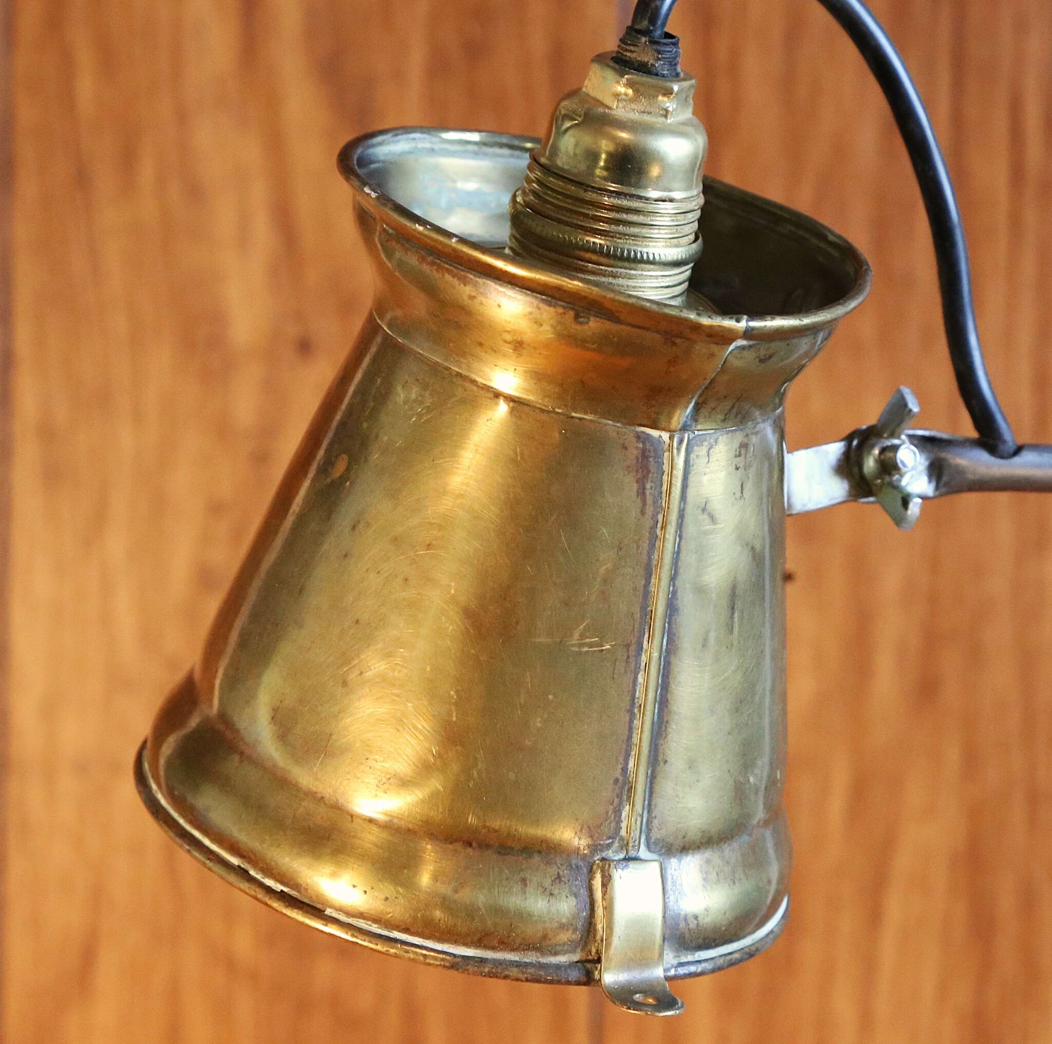 Lampe unique instrument vinicole de collection